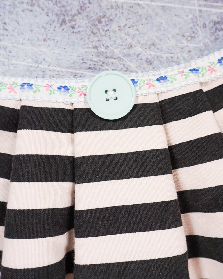 Easy DIY Harvest Apron • Heather Handmade